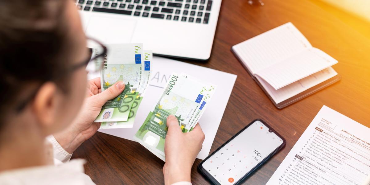 ¿Quieres ganar hasta 750 euros por domiciliar tu nómina? Estos son los ...